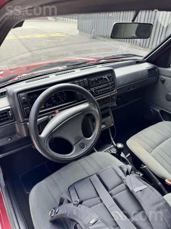 Volkswagen Golf 1990 Rīga vietnē Sarkans Volkswagen Golf 1990 Rīga, ar dzinēja tilpumu 2.80 L un nobraukumu 231 tūkst. km par 6000 €, foto 9 vietnē AUTOMOTO.COM.LV