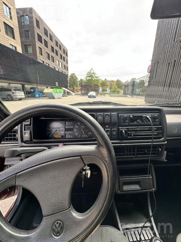 Volkswagen Golf 1990 Rīga vietnē Sarkans Volkswagen Golf 1990 Rīga, ar dzinēja tilpumu 2.80 L un nobraukumu 231 tūkst. km par 6000 €, foto 10 vietnē AUTOMOTO.COM.LV
