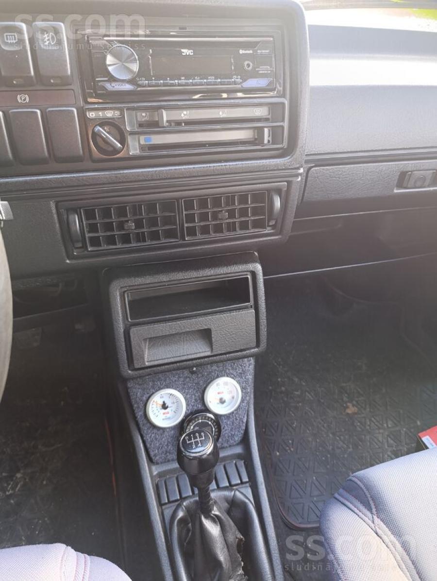 Sarkans Volkswagen Golf 1990 Rīga, ar dzinēja tilpumu 1.80 L un nobraukumu 208 tūkst. km par 5005 €, foto 5 vietnē AUTOMOTO.COM.LV