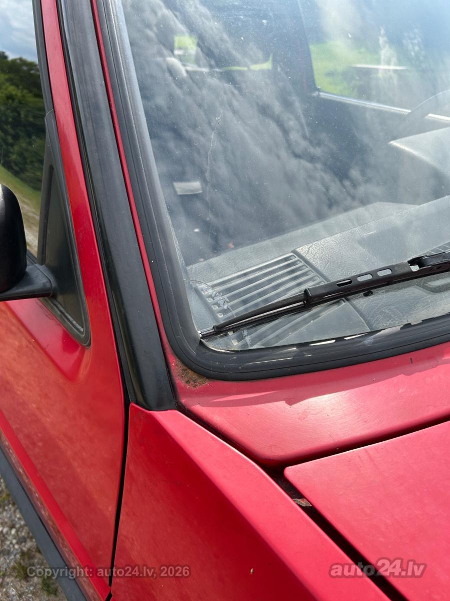 Sarkans Volkswagen Golf 1991 Pērnava, ar dzinēja tilpumu 1.30 L un nobraukumu 0 tūkst. km par 2000 €, foto 15 vietnē AUTOMOTO.COM.LV