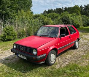 Sarkans Volkswagen Golf 1991 Tallina, ar dzinēja tilpumu 1.30 L un nobraukumu 222 tūkst. km par 1500 €, foto  vietnē AUTOMOTO.COM.LV
