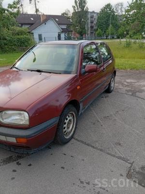 Sarkans Volkswagen Golf 1992 Jūrmala, ar dzinēja tilpumu 1.80 L un nobraukumu 271 tūkst. km par 1450 €, foto 5 vietnē AUTOMOTO.COM.LV