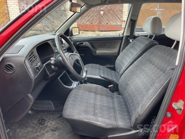 Sarkans Volkswagen Golf 1992 Rīga, ar dzinēja tilpumu 1.40 L un nobraukumu 35 tūkst. km par 1000 €, foto 8 vietnē AUTOMOTO.COM.LV