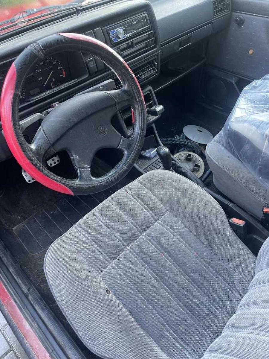 Sarkans Volkswagen Golf 1992 Trakai, ar dzinēja tilpumu 1.60 L un nobraukumu 334 tūkst. km par 450 €, foto 8 vietnē AUTOMOTO.COM.LV
