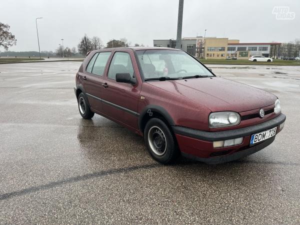Sarkans Volkswagen Golf 1993 Kauņa, ar dzinēja tilpumu 1.60 L un nobraukumu 220 tūkst. km par 900 €, foto 2 vietnē AUTOMOTO.COM.LV