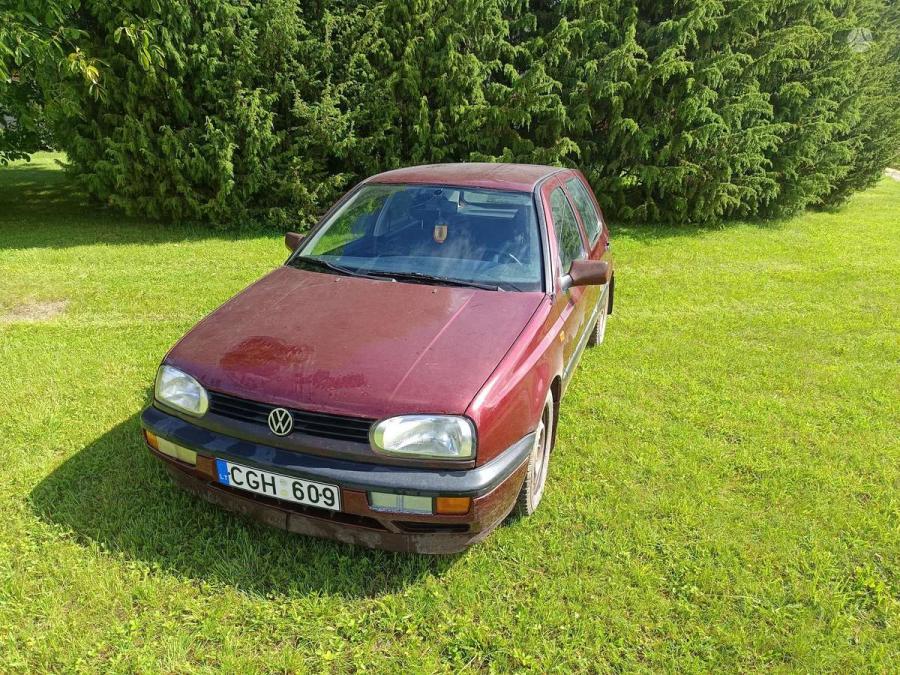 Sarkans Volkswagen Golf 1994 Kaišiadorys, ar dzinēja tilpumu 1.80 L un nobraukumu 176 tūkst. km par 450 €, foto 1 vietnē AUTOMOTO.COM.LV