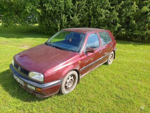 Sarkans Volkswagen Golf 1994 Kaišiadorys, ar dzinēja tilpumu 1.80 L un nobraukumu 176 tūkst. km par 450 €, foto 3 vietnē AUTOMOTO.COM.LV