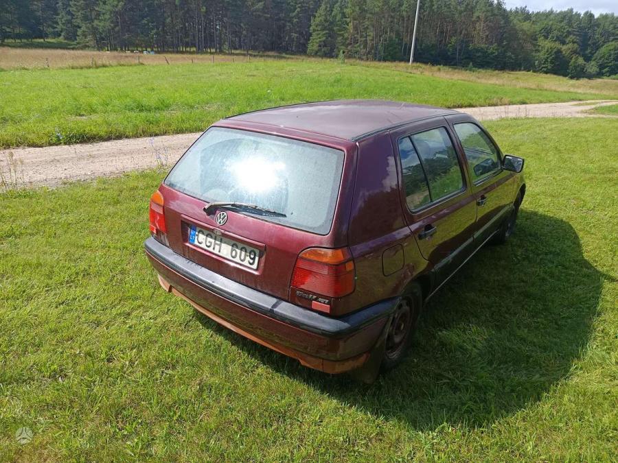 Sarkans Volkswagen Golf 1994 Kaišiadorys, ar dzinēja tilpumu 1.80 L un nobraukumu 176 tūkst. km par 450 €, foto 5 vietnē AUTOMOTO.COM.LV