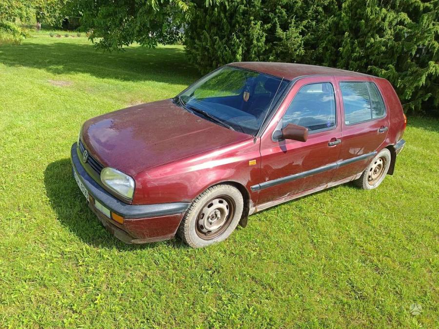 Sarkans Volkswagen Golf 1994 Kaišiadorys, ar dzinēja tilpumu 1.80 L un nobraukumu 176 tūkst. km par 450 €, foto 8 vietnē AUTOMOTO.COM.LV