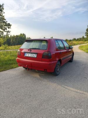 Red Volkswagen Golf 1994 in Madona, with an engine capacity of 1.80 L and mileage of 222 thousand km for 1050 €, photo 5 on AUTOMOTO.COM.LV