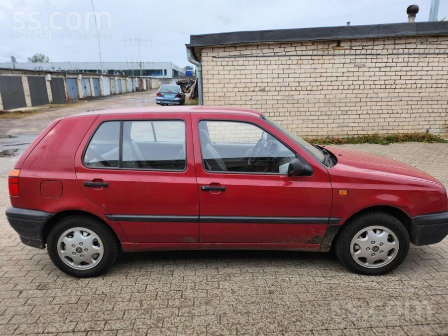 Sarkans Volkswagen Golf 1994 Rīga, ar dzinēja tilpumu 1.80 L un nobraukumu 183 tūkst. km par 1700 €, foto 1 vietnē AUTOMOTO.COM.LV