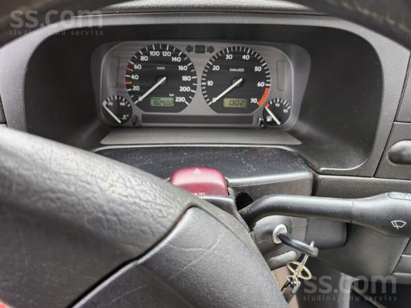 Красный Фольксваген Гольф 1994 в Рига, объемом двигателя 1.80 л и пробегом 183 тыс. км за 1700 €, фото 5 на AUTOMOTO.COM.LV