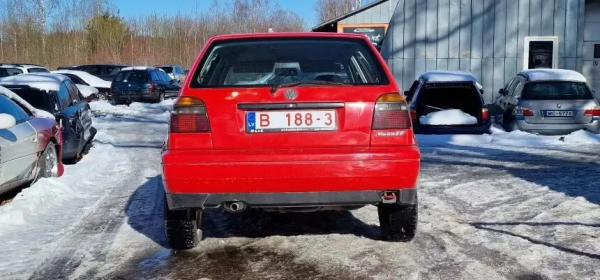 Sarkans Volkswagen Golf 1995 Valmiera, ar dzinēja tilpumu 0.00 L un nobraukumu 213 tūkst. km par 1000 €, foto 4 vietnē AUTOMOTO.COM.LV