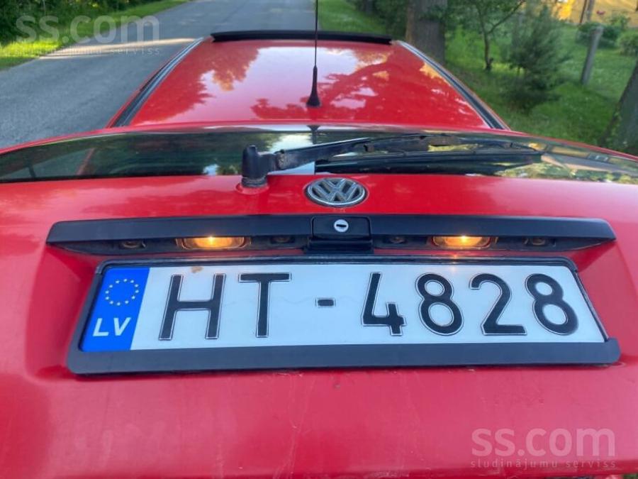Red Volkswagen Golf 1995 in Balvi, with an engine capacity of 1.90 L and mileage of 285 thousand km for 1750 €, photo 13 on AUTOMOTO.COM.LV