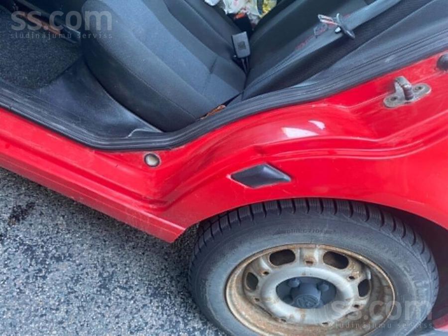 Red Volkswagen Golf 1995 in Balvi, with an engine capacity of 1.90 L and mileage of 285 thousand km for 1750 €, photo 20 on AUTOMOTO.COM.LV