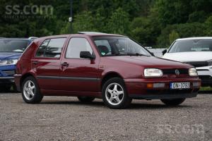 Красный Фольксваген Гольф 1996 в Рига, объемом двигателя 1.60 л и пробегом 178 тыс. км за 1790 €, фото 3 на AUTOMOTO.COM.LV