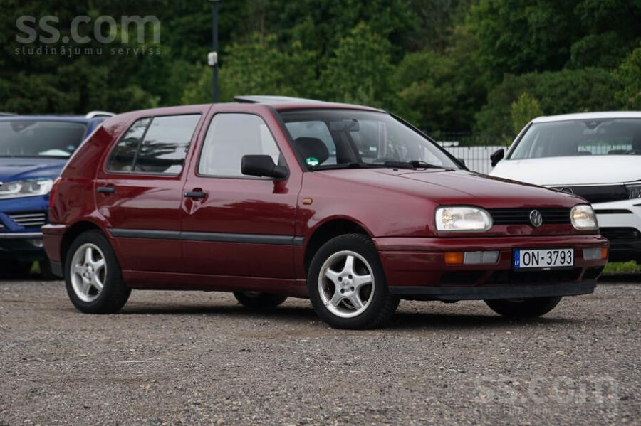 Красный Фольксваген Гольф 1996 в Рига, объемом двигателя 1.60 л и пробегом 178 тыс. км за 1790 €, фото 3 на AUTOMOTO.COM.LV