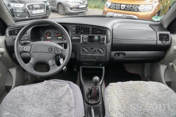 Sarkans Volkswagen Golf 1996 Rīga, ar dzinēja tilpumu 1.60 L un nobraukumu 178 tūkst. km par 1790 €, foto 8 vietnē AUTOMOTO.COM.LV