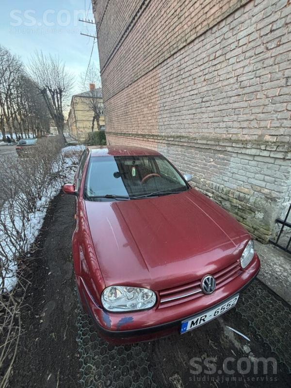 Red Volkswagen Golf 1997 in Riga, with an engine capacity of 1.60 L and mileage of 247 thousand km for 700 €, photo 1 on AUTOMOTO.COM.LV