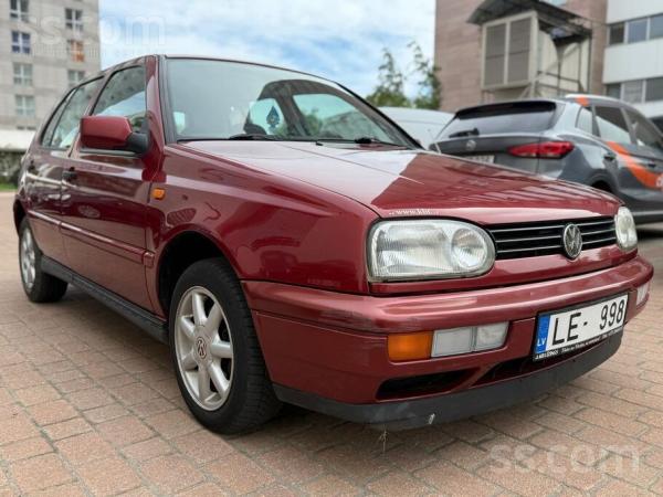 Volkswagen Golf 1997 in Riga on AUTOMOTO.COM.LV Red Volkswagen Golf 1997 in Riga, with an engine capacity of 1.80 L and mileage of 0 thousand km for 1500 €, photo 1 on AUTOMOTO.COM.LV