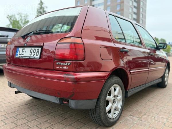 Volkswagen Golf 1997 in Riga on AUTOMOTO.COM.LV Red Volkswagen Golf 1997 in Riga, with an engine capacity of 1.80 L and mileage of 0 thousand km for 1500 €, photo 4 on AUTOMOTO.COM.LV