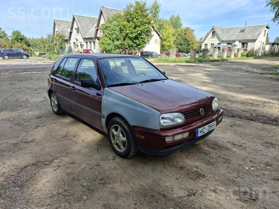Sarkans Volkswagen Golf 1997 Ogre, ar dzinēja tilpumu 1.80 L un nobraukumu 163 tūkst. km par 400 €, foto 3 vietnē AUTOMOTO.COM.LV