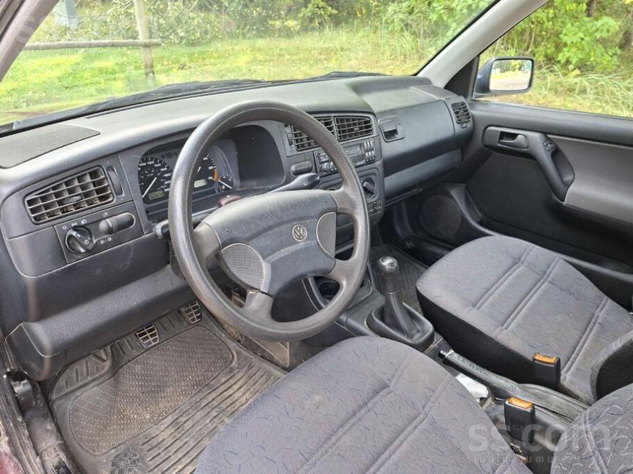 Sarkans Volkswagen Golf 1997 Ogre, ar dzinēja tilpumu 1.80 L un nobraukumu 163 tūkst. km par 400 €, foto 7 vietnē AUTOMOTO.COM.LV