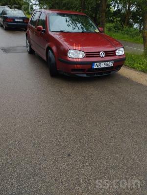 Red Volkswagen Golf 1998 in Riga, with an engine capacity of 1.60 L and mileage of 230 thousand km for 950 €, photo 1 on AUTOMOTO.COM.LV