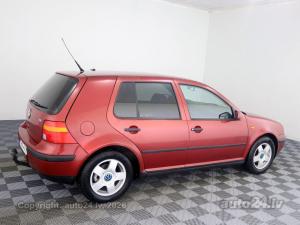 Sarkans Volkswagen Golf 1998 Tallina, ar dzinēja tilpumu 1.60 L un nobraukumu 153 tūkst. km par 999 €, foto 3 vietnē AUTOMOTO.COM.LV