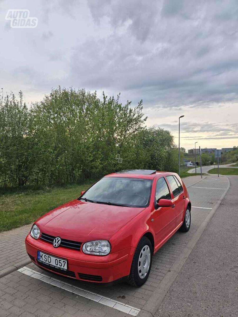 Red Volkswagen Golf 1998 in Vievis, with an engine capacity of 1.90 L and mileage of 387 thousand km for 950 €, photo 3 on AUTOMOTO.COM.LV