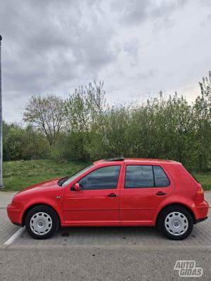 Red Volkswagen Golf 1998 in Vievis, with an engine capacity of 1.90 L and mileage of 387 thousand km for 950 €, photo 4 on AUTOMOTO.COM.LV