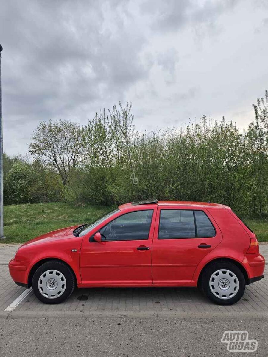 Red Volkswagen Golf 1998 in Vievis, with an engine capacity of 1.90 L and mileage of 387 thousand km for 950 €, photo 4 on AUTOMOTO.COM.LV