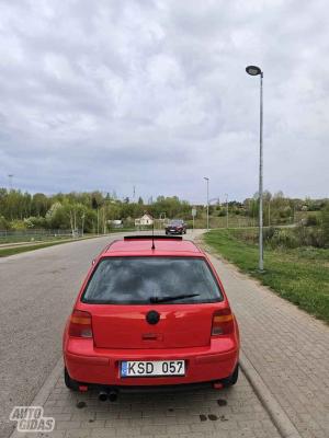 Red Volkswagen Golf 1998 in Vievis, with an engine capacity of 1.90 L and mileage of 387 thousand km for 950 €, photo 6 on AUTOMOTO.COM.LV