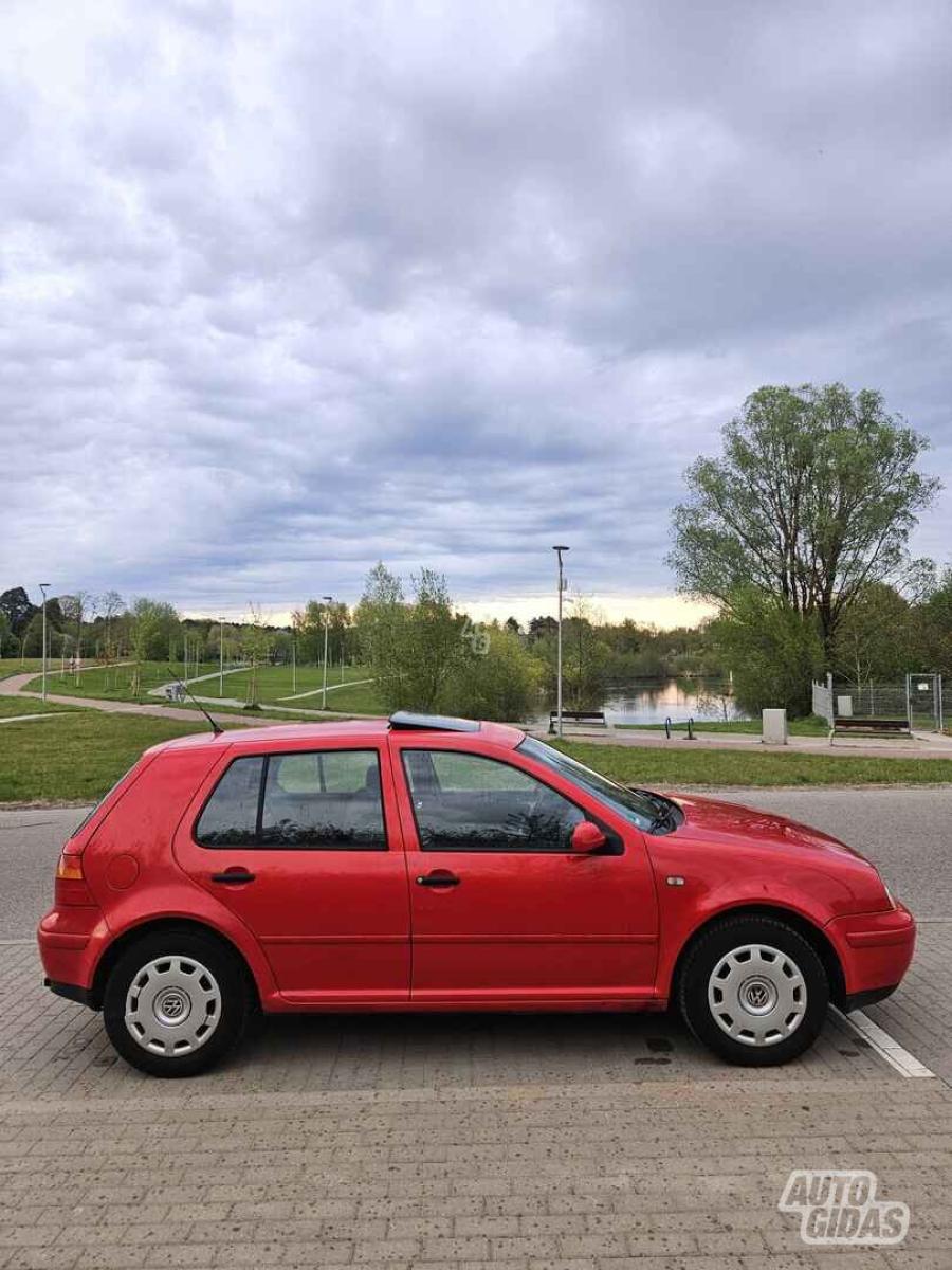 Red Volkswagen Golf 1998 in Vievis, with an engine capacity of 1.90 L and mileage of 387 thousand km for 950 €, photo 8 on AUTOMOTO.COM.LV