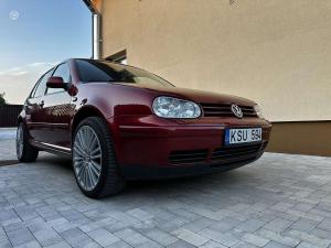 Sarkans Volkswagen Golf 1998 Kauņa, ar dzinēja tilpumu 2.32 L un nobraukumu 307 tūkst. km par 3700 €, foto  vietnē AUTOMOTO.COM.LV