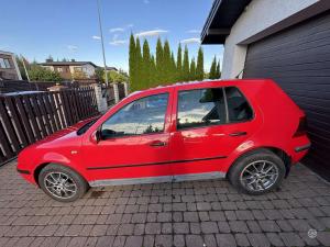 Sarkans Volkswagen Golf 1998 Viļņa, ar dzinēja tilpumu 1.39 L un nobraukumu 200 tūkst. km par 1200 €, foto 4 vietnē AUTOMOTO.COM.LV