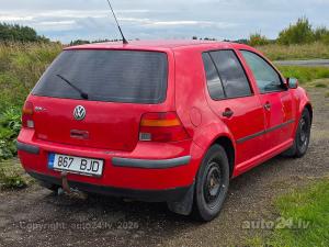 Red Volkswagen Golf 1998 in Rakvere, with an engine capacity of 1.40 L and mileage of 363 thousand km for 490 €, photo 5 on AUTOMOTO.COM.LV