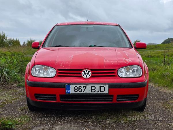 Red Volkswagen Golf 1998 in Rakvere, with an engine capacity of 1.40 L and mileage of 363 thousand km for 490 €, photo 8 on AUTOMOTO.COM.LV
