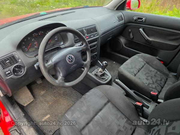Red Volkswagen Golf 1998 in Rakvere, with an engine capacity of 1.40 L and mileage of 363 thousand km for 490 €, photo 10 on AUTOMOTO.COM.LV