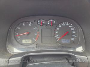 Red Volkswagen Golf 1998 in Rakvere, with an engine capacity of 1.40 L and mileage of 363 thousand km for 490 €, photo 14 on AUTOMOTO.COM.LV