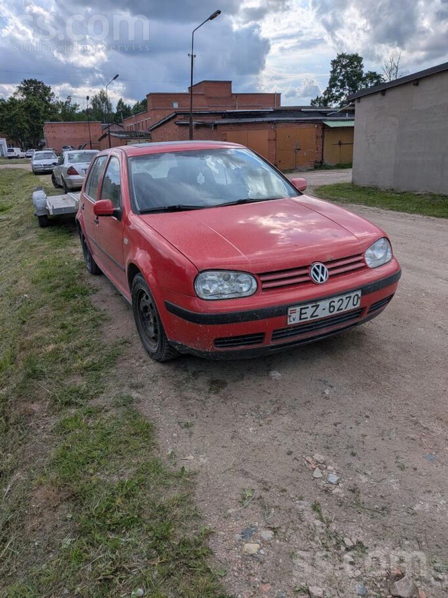 Red Volkswagen Golf 1999 in Cesis, with an engine capacity of 1.90 L and mileage of 361 thousand km for 820 €, photo 3 on AUTOMOTO.COM.LV