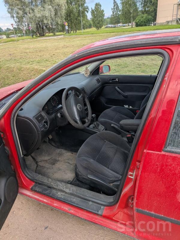 Sarkans Volkswagen Golf 1999 Cēsis, ar dzinēja tilpumu 1.90 L un nobraukumu 361 tūkst. km par 820 €, foto 4 vietnē AUTOMOTO.COM.LV