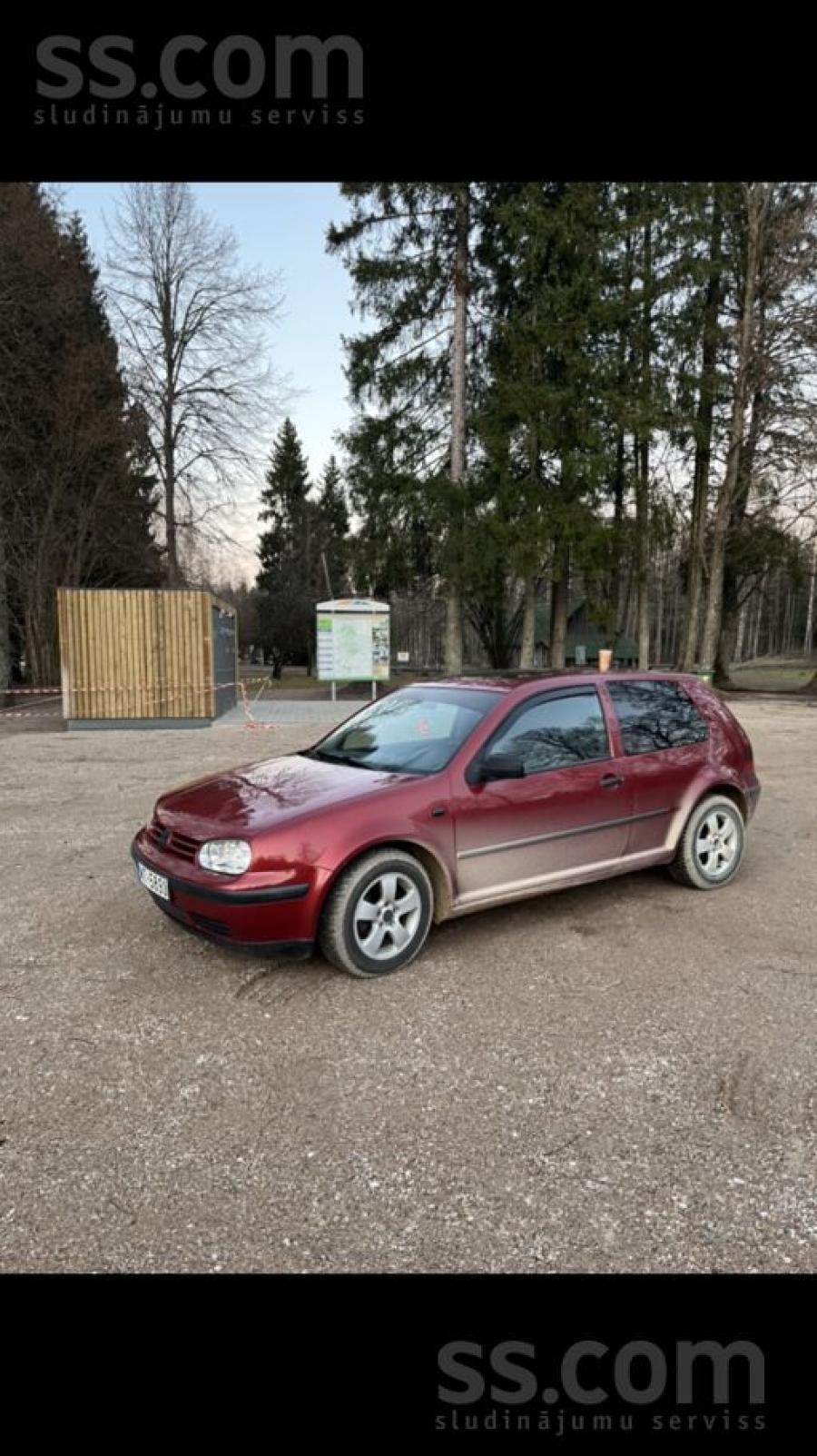 Red Volkswagen Golf 2000 in Riga, with an engine capacity of 1.40 L and mileage of 330 thousand km for 1000 €, photo 1 on AUTOMOTO.COM.LV