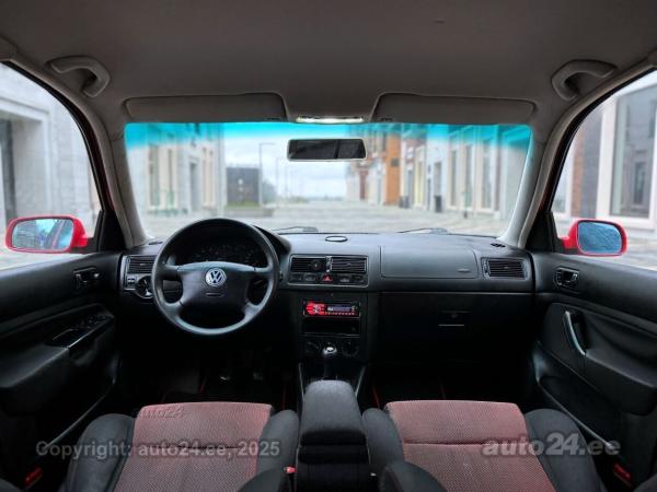 Sarkans Volkswagen Golf 2000 Tallina, ar dzinēja tilpumu 2.00 L un nobraukumu 295 tūkst. km par 1299 €, foto 11 vietnē AUTOMOTO.COM.LV