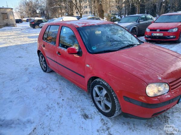 Sarkans Volkswagen Golf 2000 Kauņa, ar dzinēja tilpumu 1.40 L un nobraukumu 230 tūkst. km par 650 €, foto 2 vietnē AUTOMOTO.COM.LV