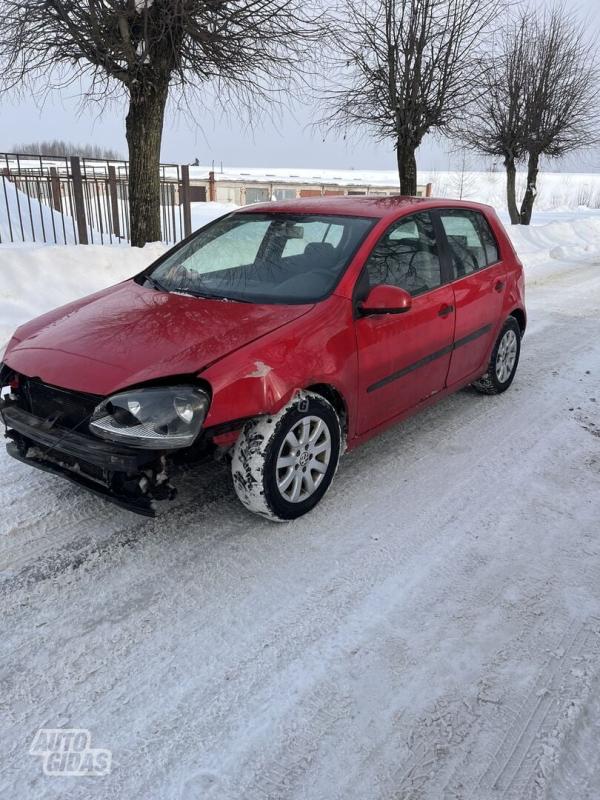 Red Volkswagen Golf 2000 in Panevezys, with an engine capacity of 1.90 L and mileage of 290 thousand km for 700 €, photo 1 on AUTOMOTO.COM.LV