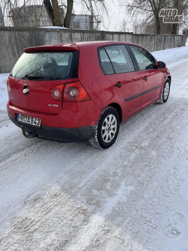 Red Volkswagen Golf 2000 in Panevezys, with an engine capacity of 1.90 L and mileage of 290 thousand km for 700 €, photo 4 on AUTOMOTO.COM.LV