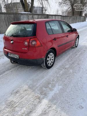 Sarkans Volkswagen Golf 2000 Panevēža, ar dzinēja tilpumu 1.90 L un nobraukumu 290 tūkst. km par 700 €, foto 4 vietnē AUTOMOTO.COM.LV