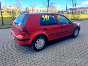 Sarkans Volkswagen Golf 2001 Jēkabpils, ar dzinēja tilpumu 1.60 L un nobraukumu 329 tūkst. km par 990 €, foto 3 vietnē AUTOMOTO.COM.LV