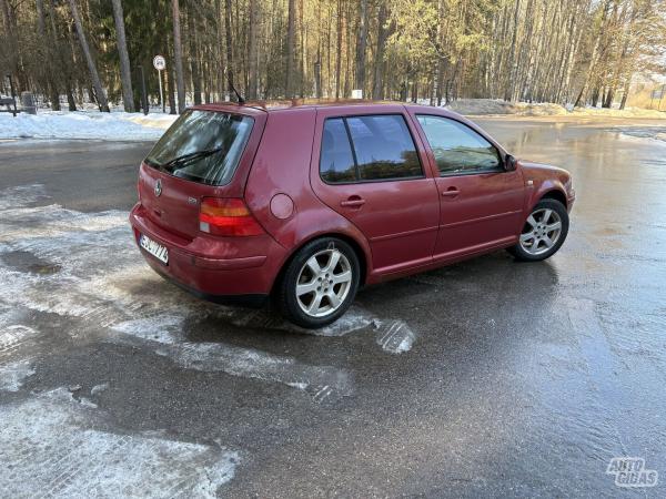 Red Volkswagen Golf 2002 in Anyksciai, with an engine capacity of 1.90 L and mileage of 346 thousand km for 450 €, photo 4 on AUTOMOTO.COM.LV
